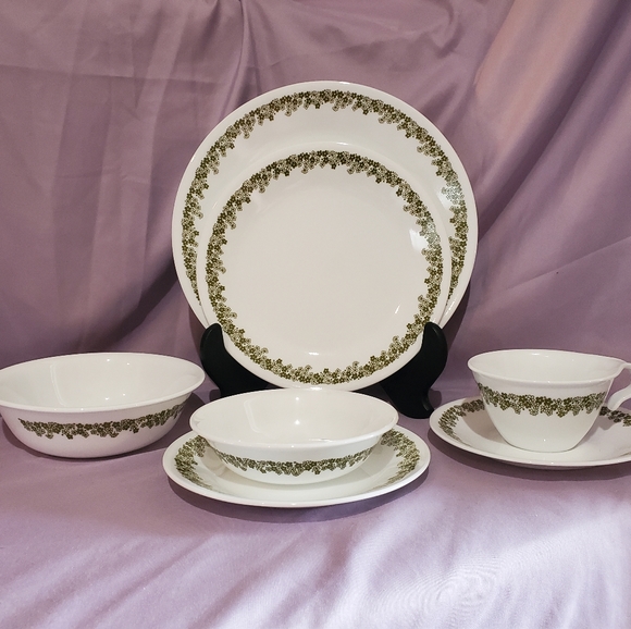 Corelle | Dining | Vintage Corelle Spring Blossom Crazy Daisy Daisies ...